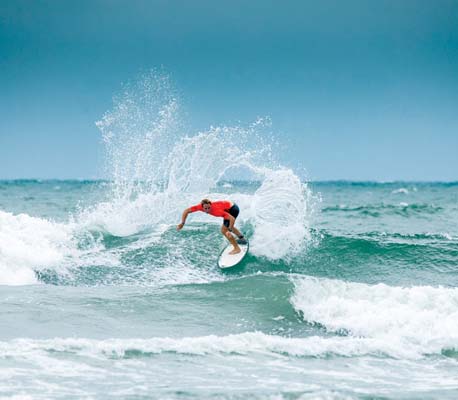 Young out at World Surfing Games | News, Sports, Jobs - Maui News